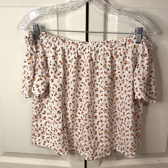 Rewind | Tops | Floral Offshoulder Crop Top | Poshmark